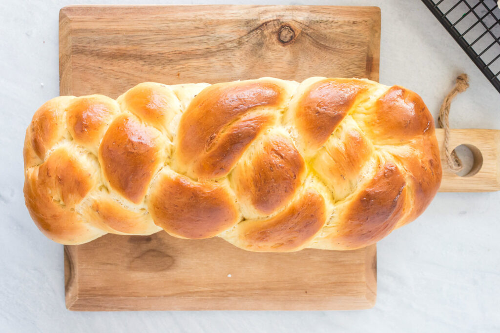 Homemade Swedish Cardamom Bread – Vibrynt