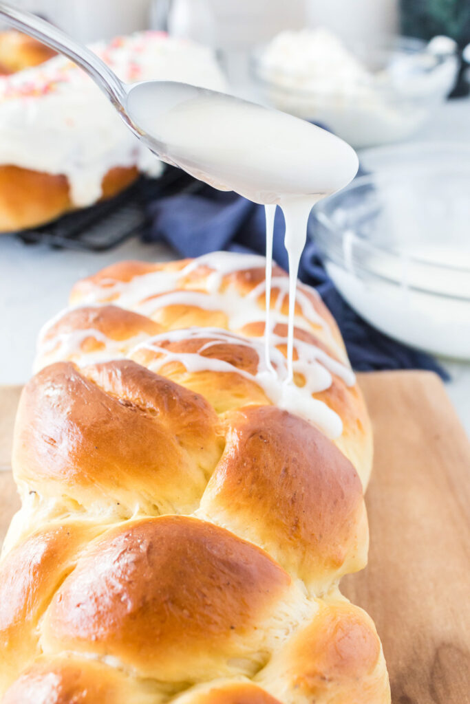 Homemade Swedish Cardamom Bread – Vibrynt